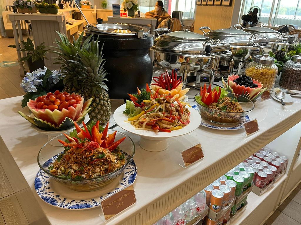 ฟินให้สุดก่อนขึ้นเครื่องกับ The Coral Lounge ท่าอากาศยานสุวรรณภูมิ ...